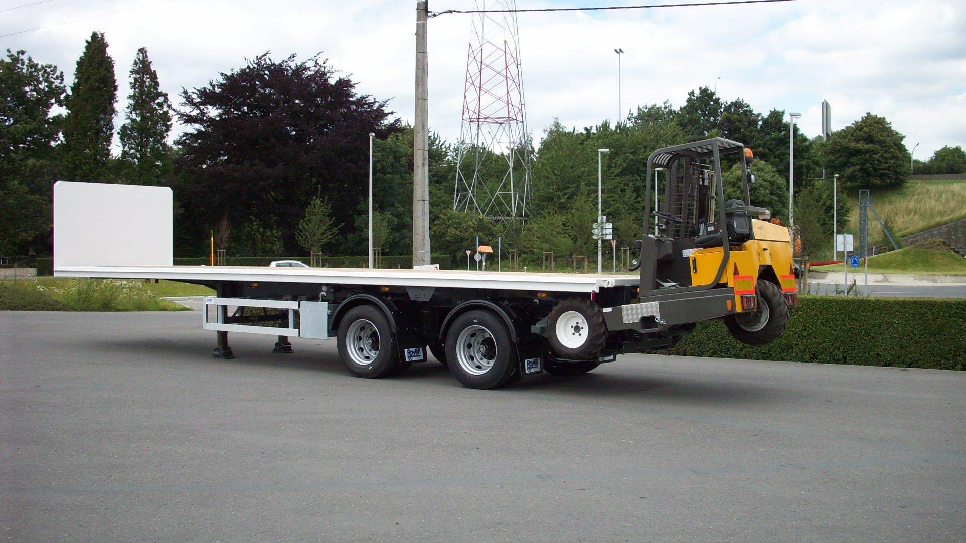 DistriWay Plateau R-Steering - Semi-Remorques - Royen - Remorques et ...