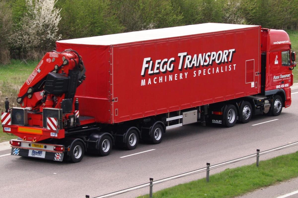 Flexi-LoadWay + Crane - semi-trailers - Royen - Trailers and semi ...